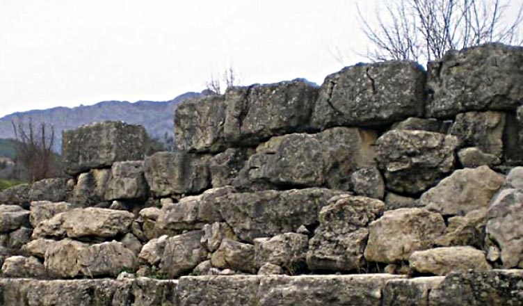 Albanopolis, një qytet antik ilir që mbetet i varrosur nën këmbët tona ...