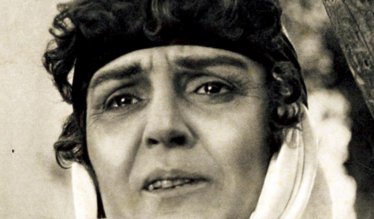 Marie Logoreci, kjo ikonë e artit skenik shqiptar - Albert Vataj