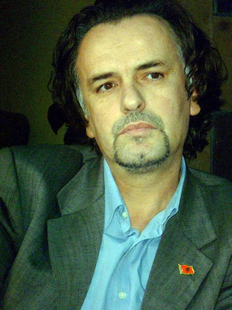Alfred Mirashi Milot, artisti që ngjizi me ide dhe art, çelësin e ç ...