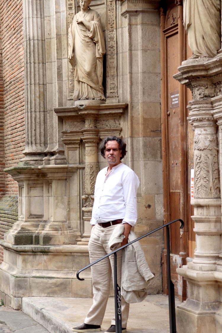 Albert Vataj: Në Toluzë dhe Paris, brenda kishave, nën peshën e qiellit ...