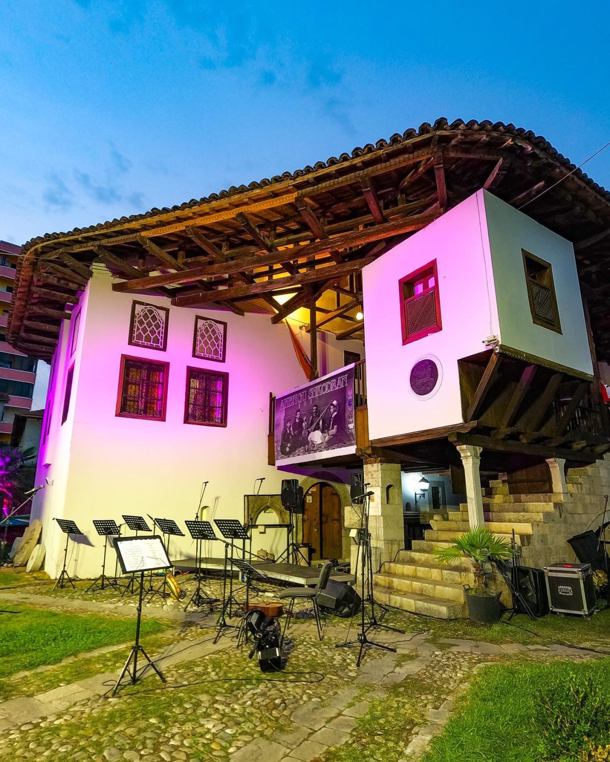 Terenc Pepa, fotografi që fokuson shpirtshëm hiret e bukurive tona t ...